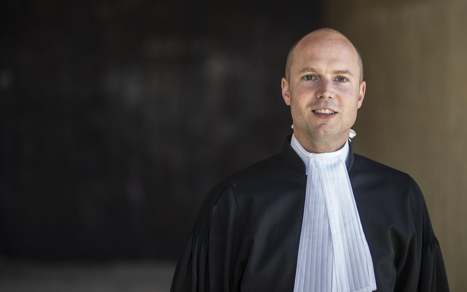 Waarom dragen advocaten een toga?